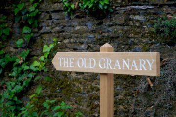 Free Standing House Signs with Arrow | MakeMeSomethingSpecial.com